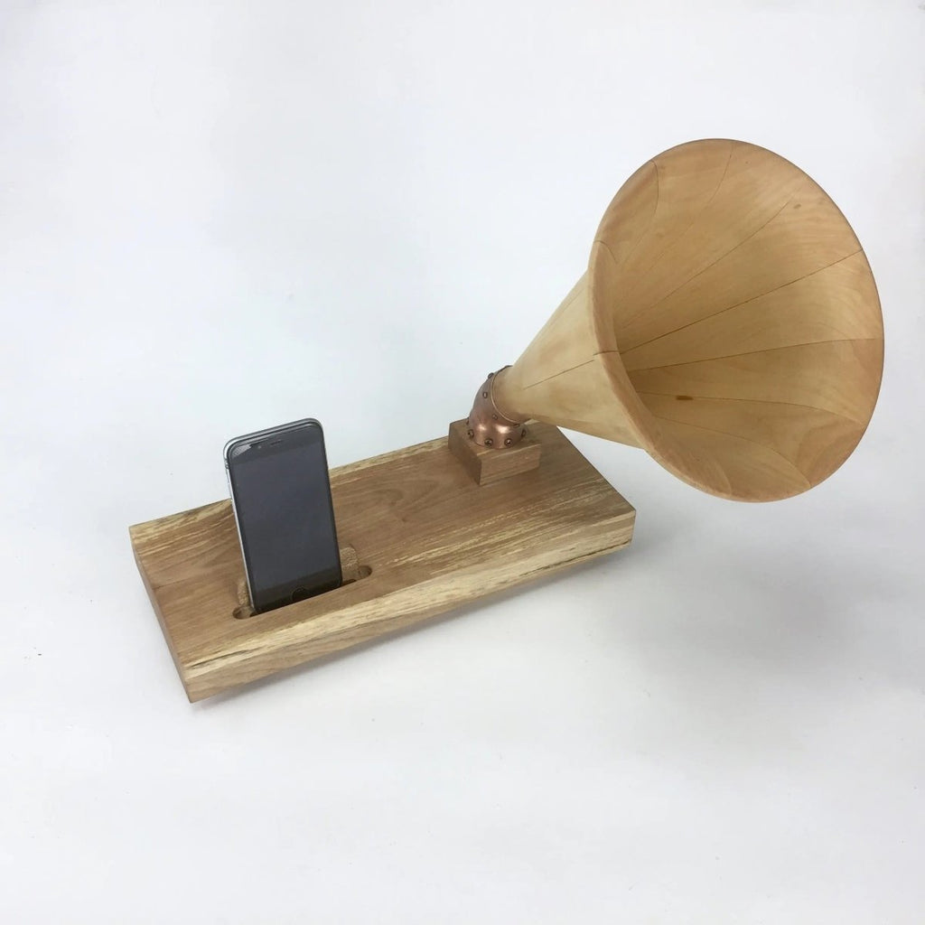 Hart & Hive | Wood Cellphone Amplifier